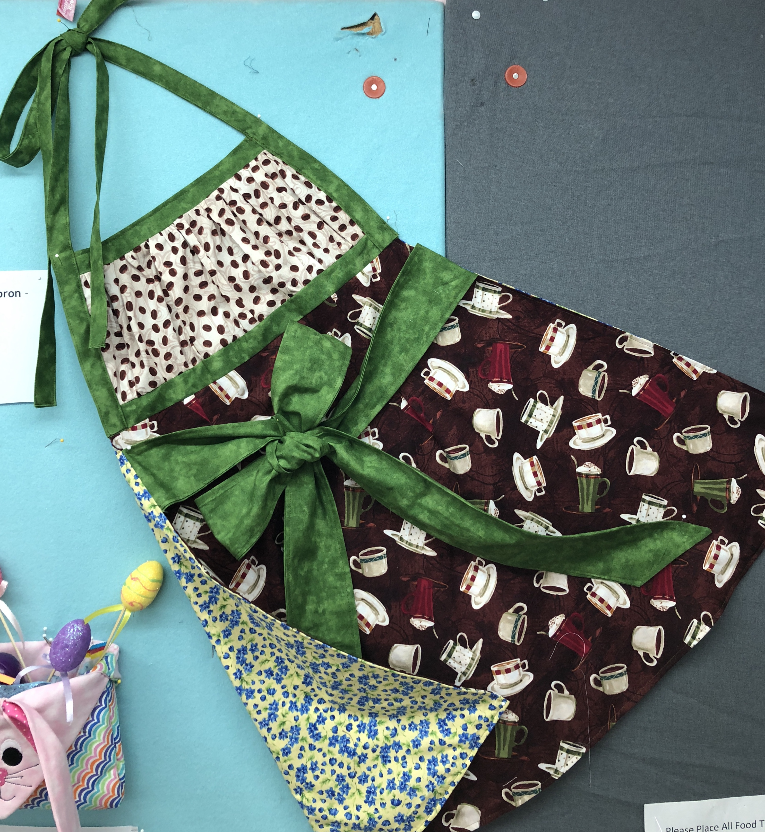 Reversible Apron : Bonnies Sewing Center